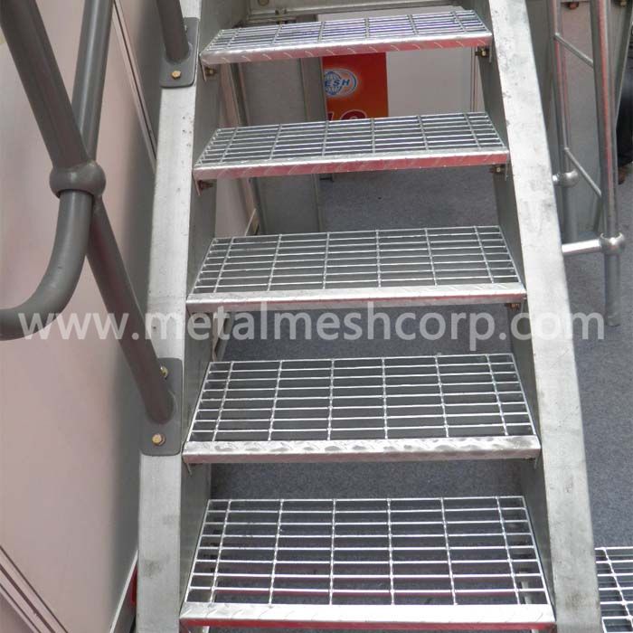 Welded Steel Grating Stair Treads, Traction Tread Steel Grating Stair ...